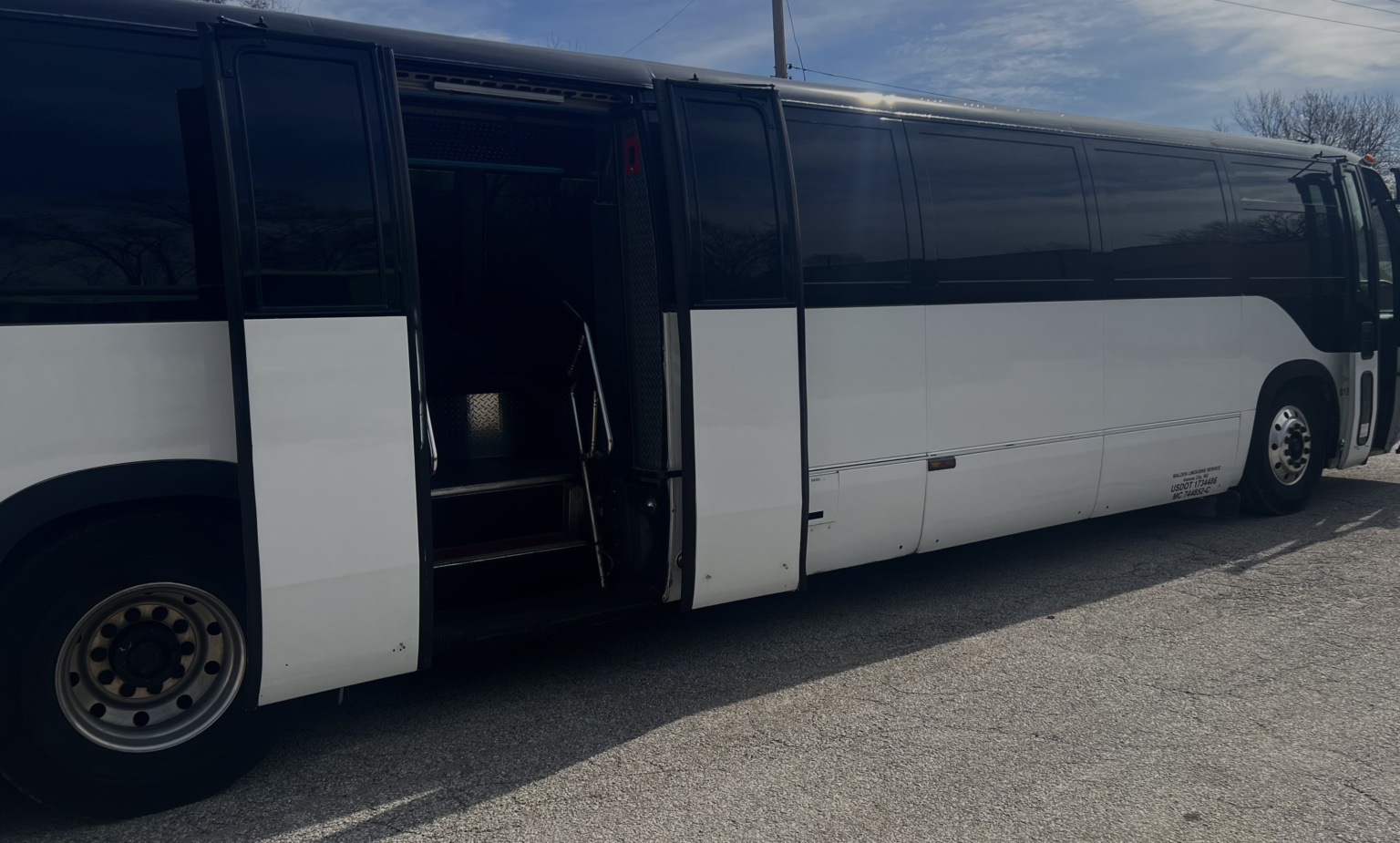 Diamond Limo Bus – KC Night Train
